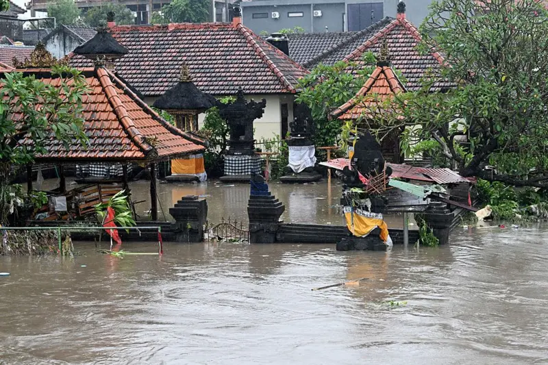 Banjir Bandang Terjang Jembrana, Jembatan Putus dan Ratusan Warga Mengungsi | TIRADAR.id